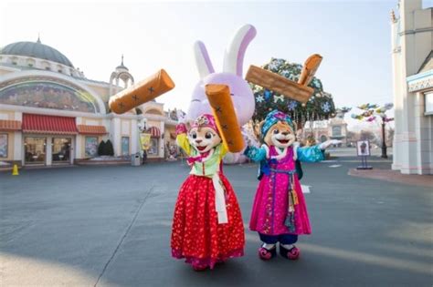 에버랜드 초대형 토끼 래빅과 함께 하는 설날 행사 진행 네이트 뉴스
