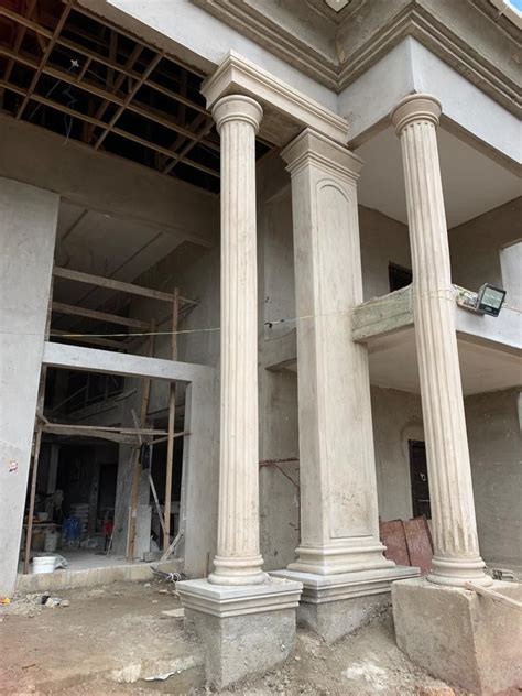 Neoclassical House Design With Columns