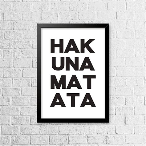 Quadro Com Moldura Hakuna Matata Rei Leão Timão E Pumba 46x33 Cd