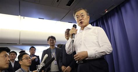 문 대통령 G20 정상회의 마치고 기내 간담회