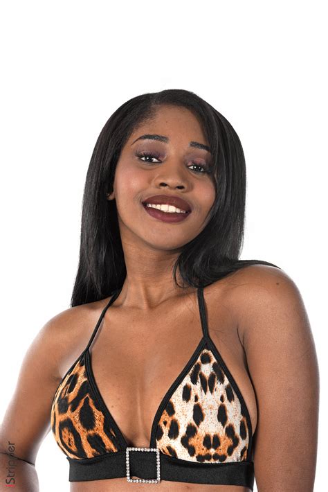 Boni Brown Model Profile