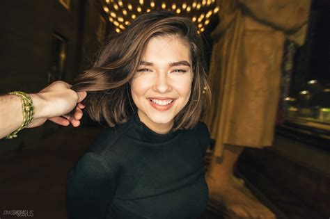 Model Hd Woman Depth Of Field Short Hair Brunette Hd Wallpaper Rare Gallery