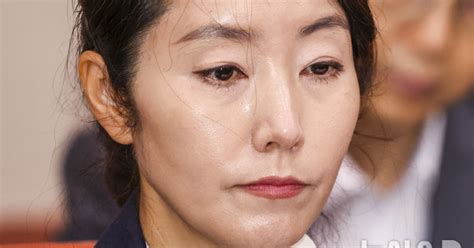 강선우 여가부 장관 후보자 굳은 표정