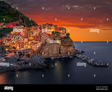 Manarola Bei Nacht Cinque Terre La Spezia Ligurien Italien Europa