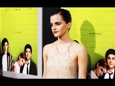 Emma Watson S Near Nip Slip At Movie Premiere Hollywood