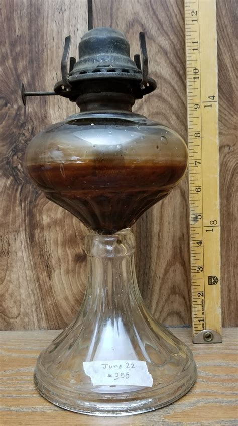 Antique Ribbed Pattern Glass Kerosene Oil Lamp Queen Mary Burner