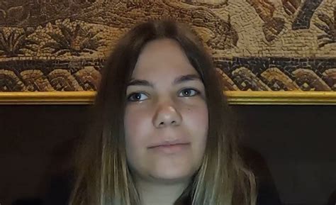 ПРЕЖИВЕАВ БЛАГОДАРЕНИЕ НА ЈОВАН Јелена се врати од лекување во Шпанија ВИДЕО