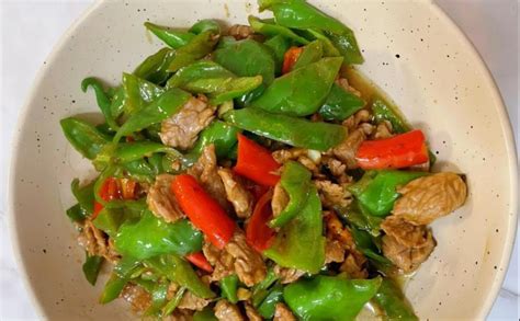 辣椒炒肉，到底是先炒辣椒，还是先炒肉？教你正确做法，好吃下饭