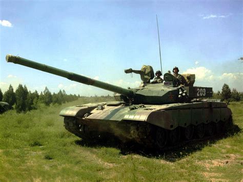 Танки. Основной цвет обоев: Бледно-васильковый