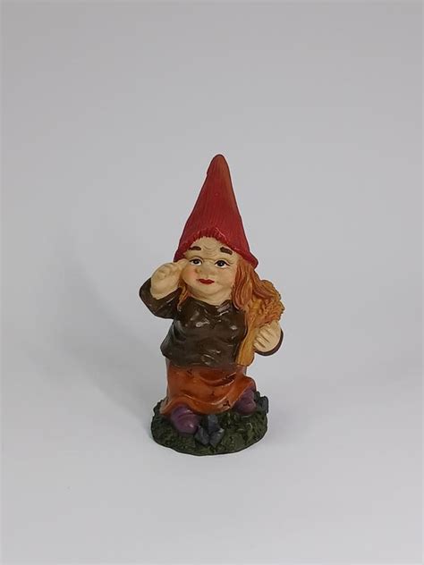 Статуетка жінка гном ручний розпис полістоун — ціна 350 грн у каталозі Статуетки Купити