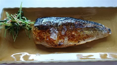 安物だけどふっくらおいしい！焼き塩サバ レシピ・作り方 By とぐち 楽天レシピ