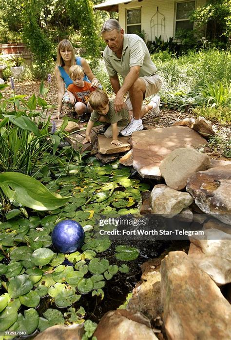 Ginger Bason Bowden Far Left With Her Husband Jack Bowden Far News Photo Getty Images