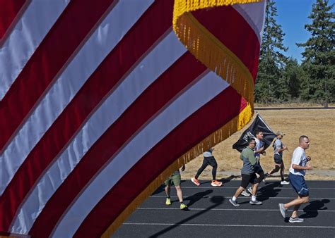 Team Mcchord Airmen Hold 24 Hour Pow Mia Remembrance Run Team Mcchord