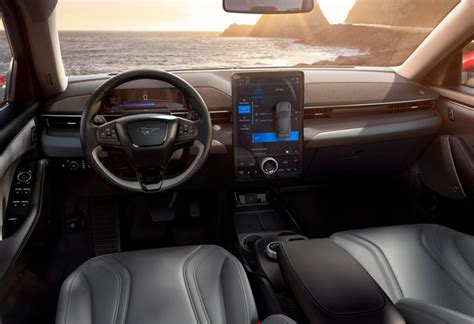 Specificaties Ford Mustang Mach E 72kwh 197kw Standard Range Rwd Autogids