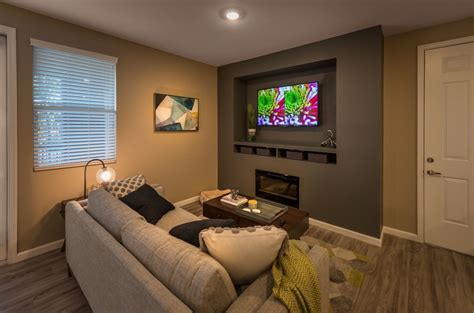 Зал с нишей под телевизор дизайн 80 фото