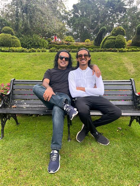 නලීන් නිකිල් හරියටම අයියයි මල්ලී වගේ නේද රටක් ආදරය කරන මේරියන්ස්