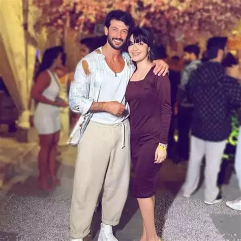 Jad Hadids Girlfriend Firoza Khan Warns Akanksha Puri Says Durr Rahein Womans Era