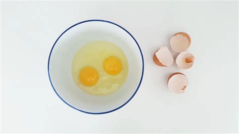 Egg Whites Vs Egg Yolks Vitamins Minerals And Nutritional Content