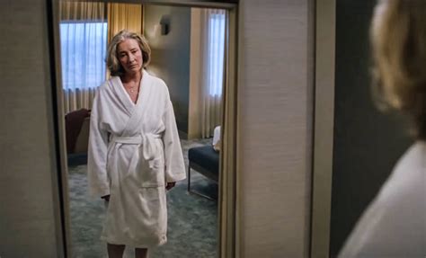 Emma Thompson Nuda A 63 Anni Mostra Il Corpo Senza Ritocchi Amica
