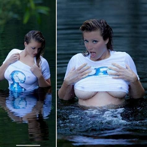 E Tshirt Model Billy Bollox