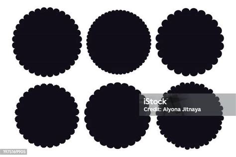 부채꼴 둥근 배지 또는 엠블럼 흰색 배경에 Icolated 간단한 프레임 장식 스탬프 물결 모양의 클립 아트입니다 벡터 일러스트 레이 션 원형에 대한 스톡 벡터 아트 및