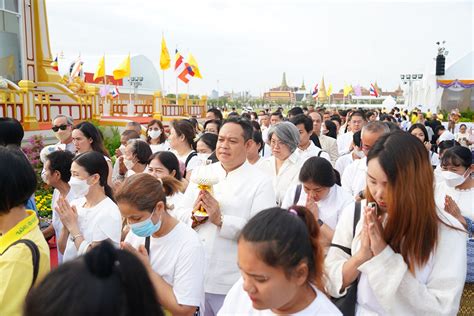 Photo Gallery รับบุญใหญ่ วันพระใหญ่ คนแห่สักการะ “พระบรมสารีริกธาตุ พระอรหันตธาตุพระอัครสาวกซ้าย