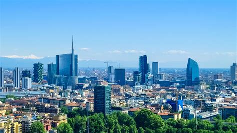 Milan Italy Economy Of Italy Italy Architecture Milan City
