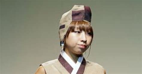 현대적인 느낌의 조각보 스타일 배자와 조바위