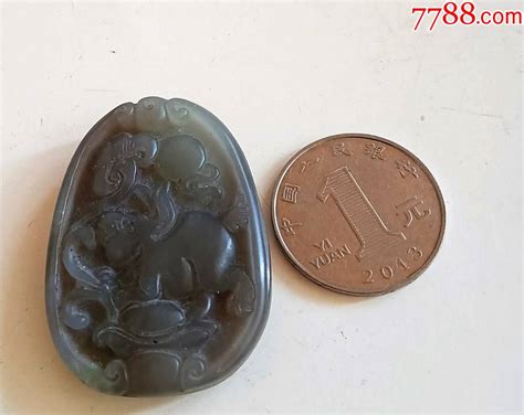 八十年代青海烟青老坑料挂件 和田玉 紫云丽裳【7788收藏】