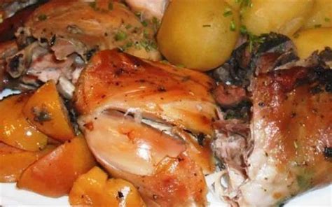 Як смачно приготувати мясо кролика з овочами