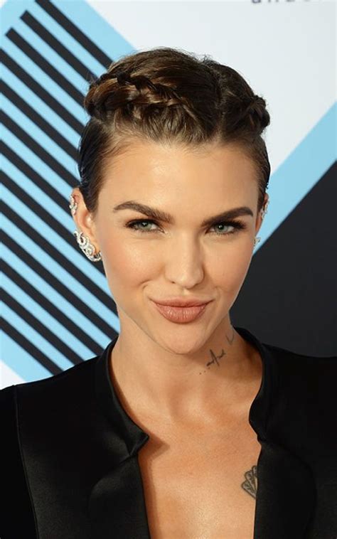 9 Valentines Day Hairstyles Easy Sexy Hair Inspiration For Dates