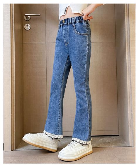 Badu Bg Дънки чарлстон за момичета с ластик и бродерия на крачола Badu Bg