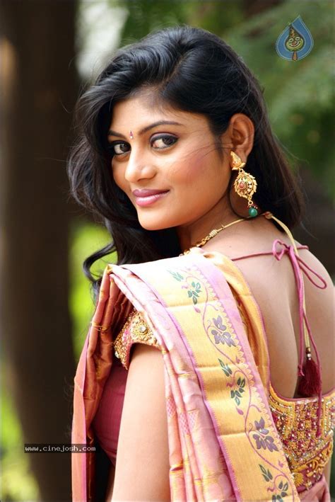 Soumya Hot Gallery Photo 30 Of 46