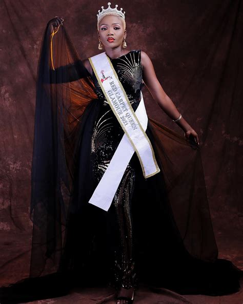 A Girl Should Be Two Things 👉 Classy And Red Carpet Queen