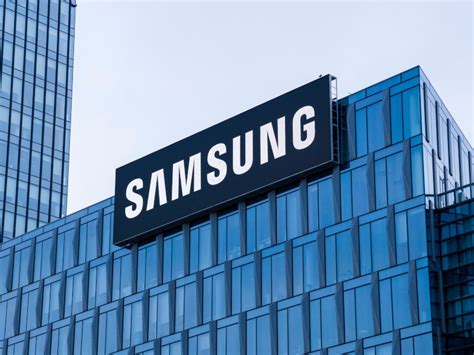 Whats Going On With Samsungs Predicted Profit Plunge