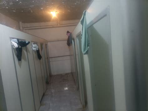 苦茶籽 on Twitter 近日总结2 在逛学校的时候发现这栋楼没锁就来瞅瞅惊呆了能想象有好多直男在那里洗澡然后爆粗口满嘴的艹你妈的然后你拿一条直男内裤就在隔壁闻着它舔着