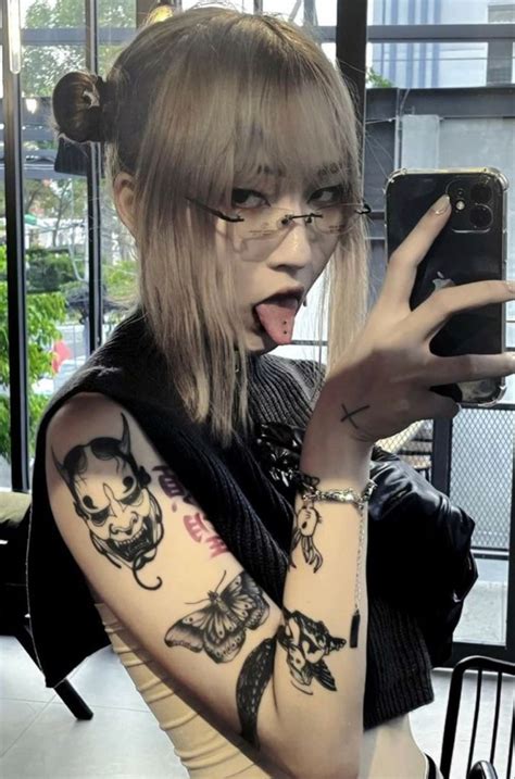 Lick Me Asian Tattoo Girl Girl Tattoos Cool Tattoos