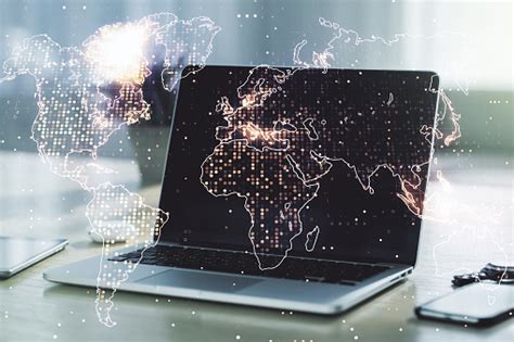 컴퓨터 배경 빅 데이터 및 블록 체인 개념에 대한 추상적 인 디지털 세계지도의 이중 노출 0명에 대한 스톡 사진 및 기타 이미지 0명 개념 개념과 주제 Istock