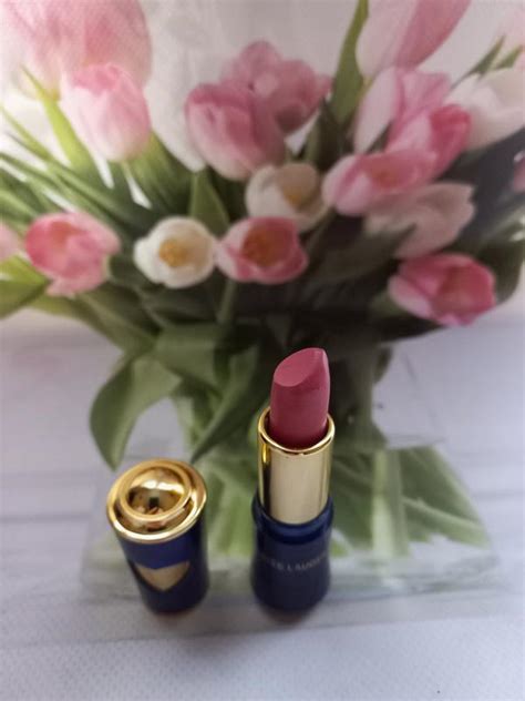 Помада — ціна 50 грн у каталозі Помада для губ Купити товари для краси і здоровя за доступною