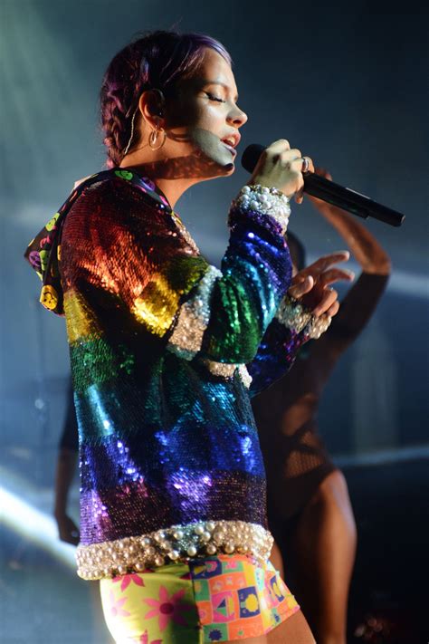 Lily Allen Performs On Stage At Fillmore Miami Beach September Celebmafia