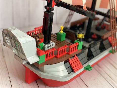 Lego 7075 Pirates Captain Redbeards Pirate Ship W Minifigs And Manual