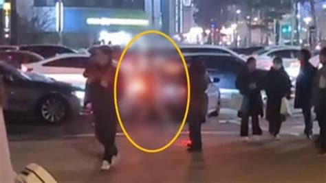 논술고사 진행되던 대학 앞에서 나체 활보한 남성 검거