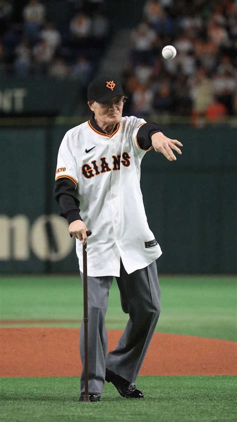 張本勲氏 試合前セレモニーで始球式「感無量だね」 王氏との一番の思い出は「世界記録を見た時」― スポニチ Sponichi Annex 野球