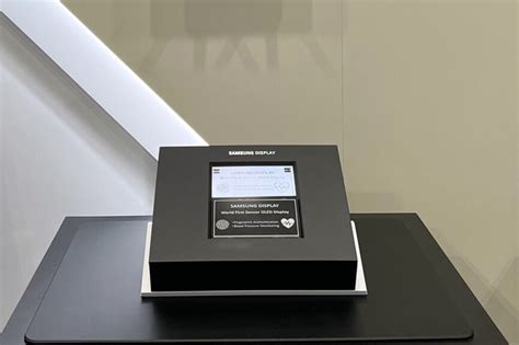 Samsung Reveals Revolutionary OLED Panel With Built In Fingerprint Scanner And Heart Rate Sensor