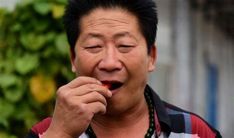 中国“辣王”李永志：一天5斤辣椒配白酒，吃了38年现状令人唏嘘比赛挑战者其他
