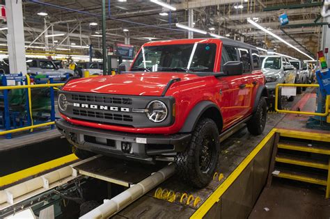 Then And Now Show Your Assembly Line Bronco And Current Bronco Picture Page 4 Bronco6g 2021