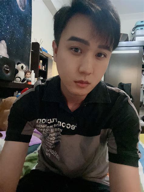 事情遇到了就遇到了處境再糟的人比比皆是遇到了就繼續向前錢看罷了還能怎麼樣 前天有個妹妹一直問說我