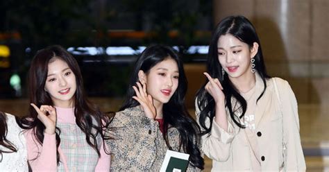 [사진]프로미스나인 이나경 이서연 이채영 사랑스러운 인사