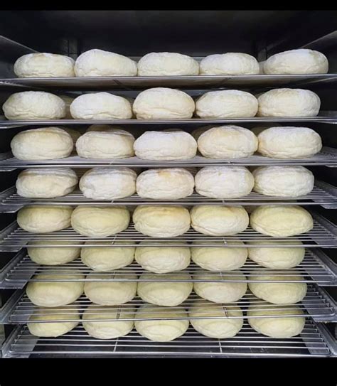 양인제과 대량 주문으로 정신없는 주말을 보내고 새로운 한 주를 맞이하는 아침입니다 크림빵을 너무