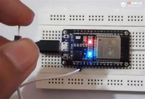 【花雕学编程】arduino动手做（241） esp32 dev之触摸传感器 df创客社区